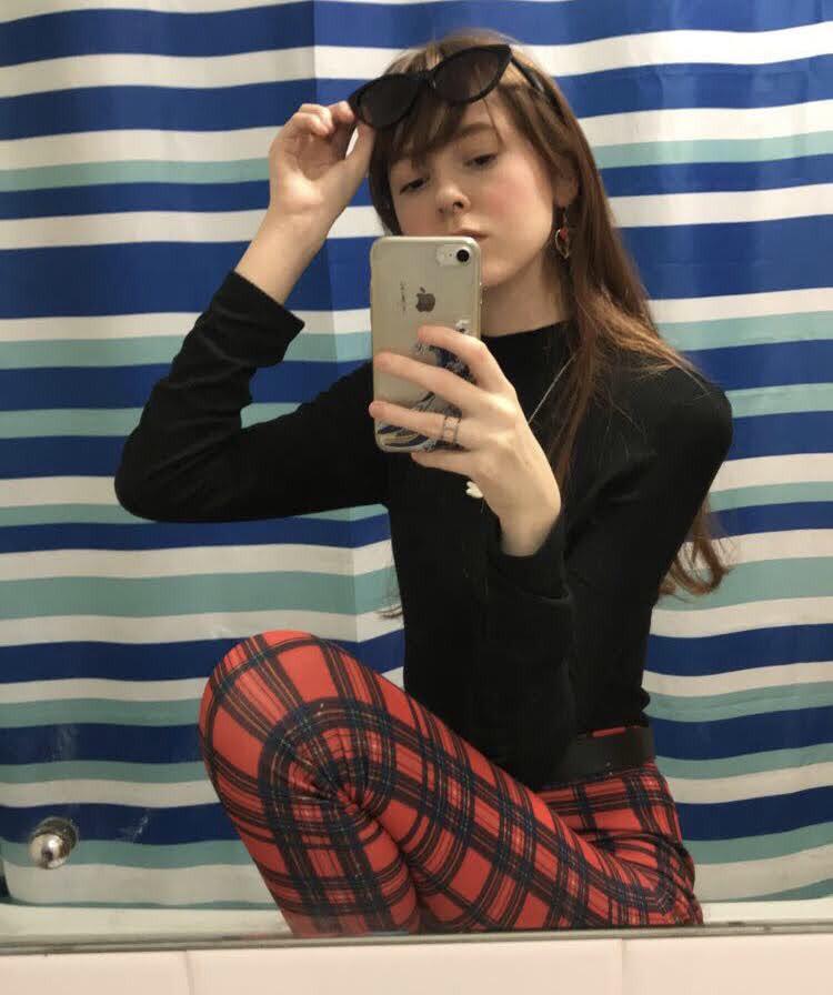 (20F) Cute enough? 😘 | Scrolller
