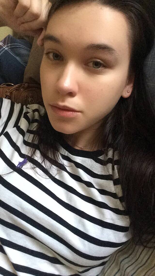 19F No makeup or Filter | Scrolller