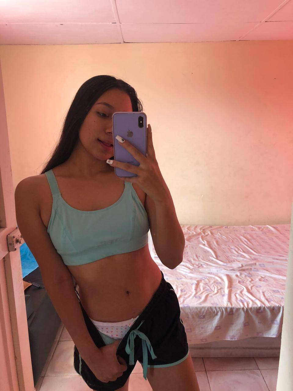 19yo 5’2, Do I qualify ? | Scrolller