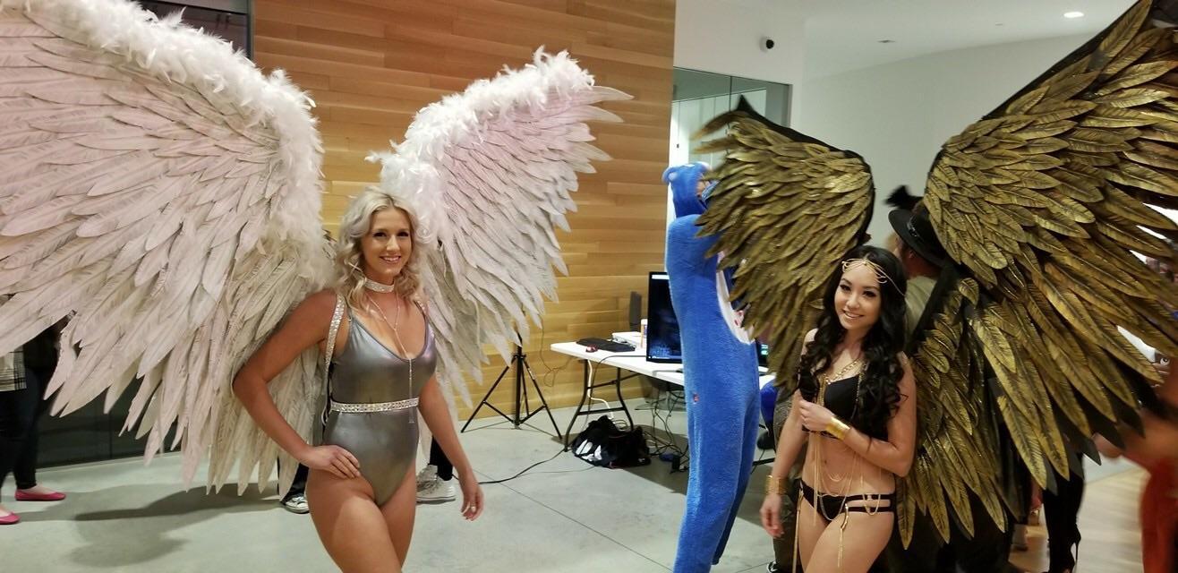 2 VS angels | Scrolller