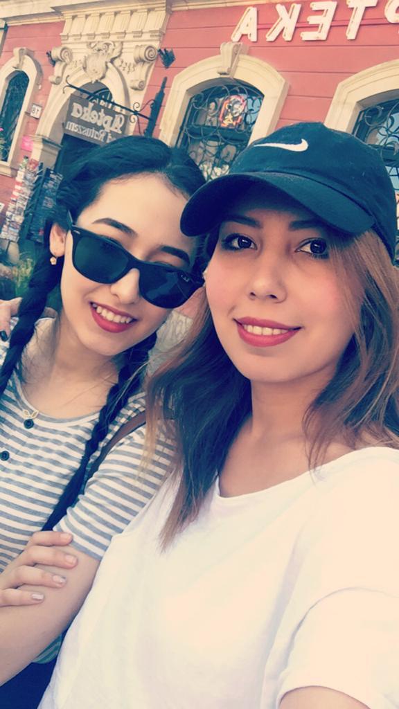 [2] who gives a better blow job? | Scrolller