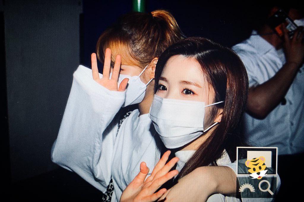 200720 Kim Chaewon And Honda Hitomi @ Immortal Song Recording | Scrolller