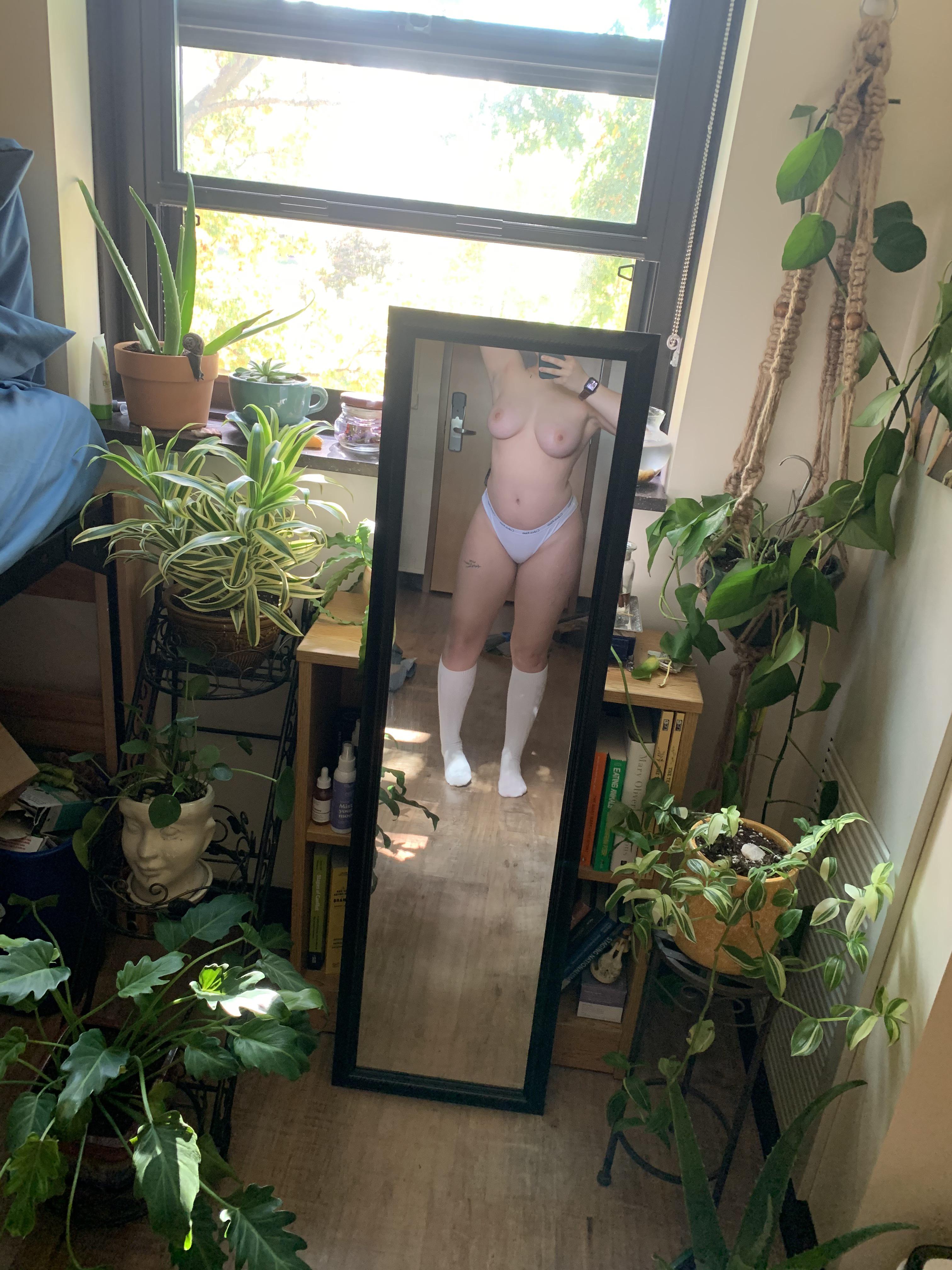 (20f) I know you love seeing my plants 😁 | Scrolller