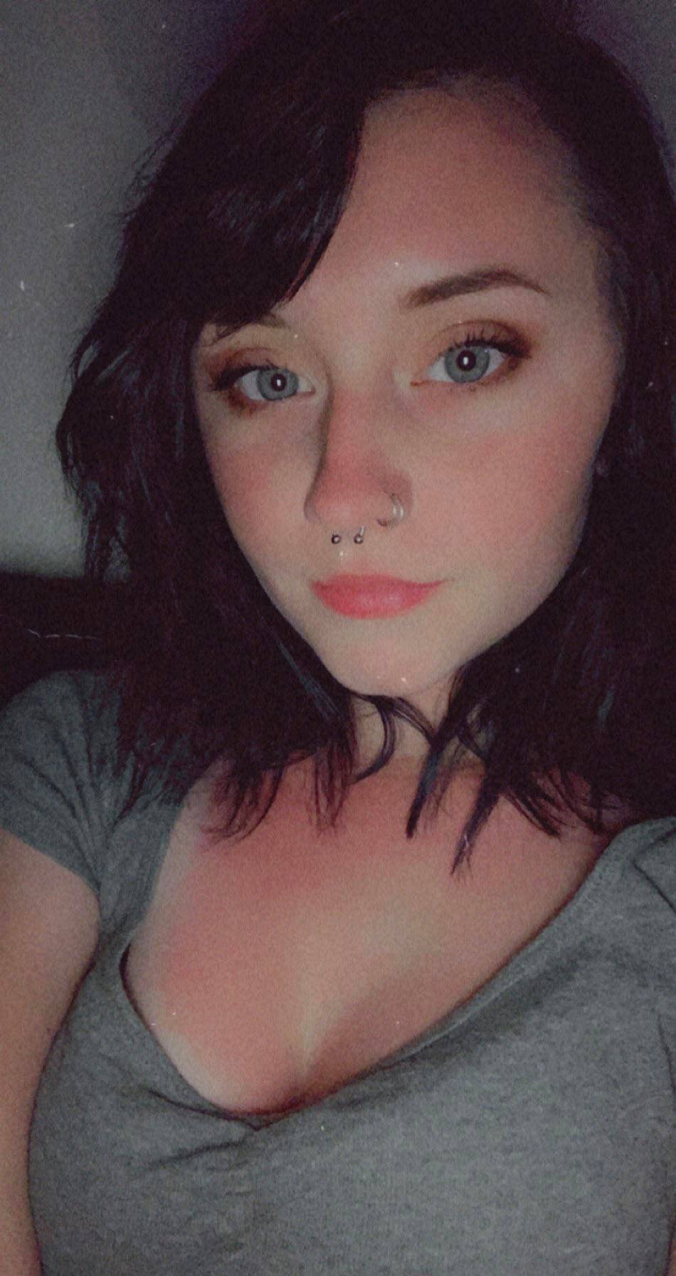 [20F] I like this pic 🥺 | Scrolller