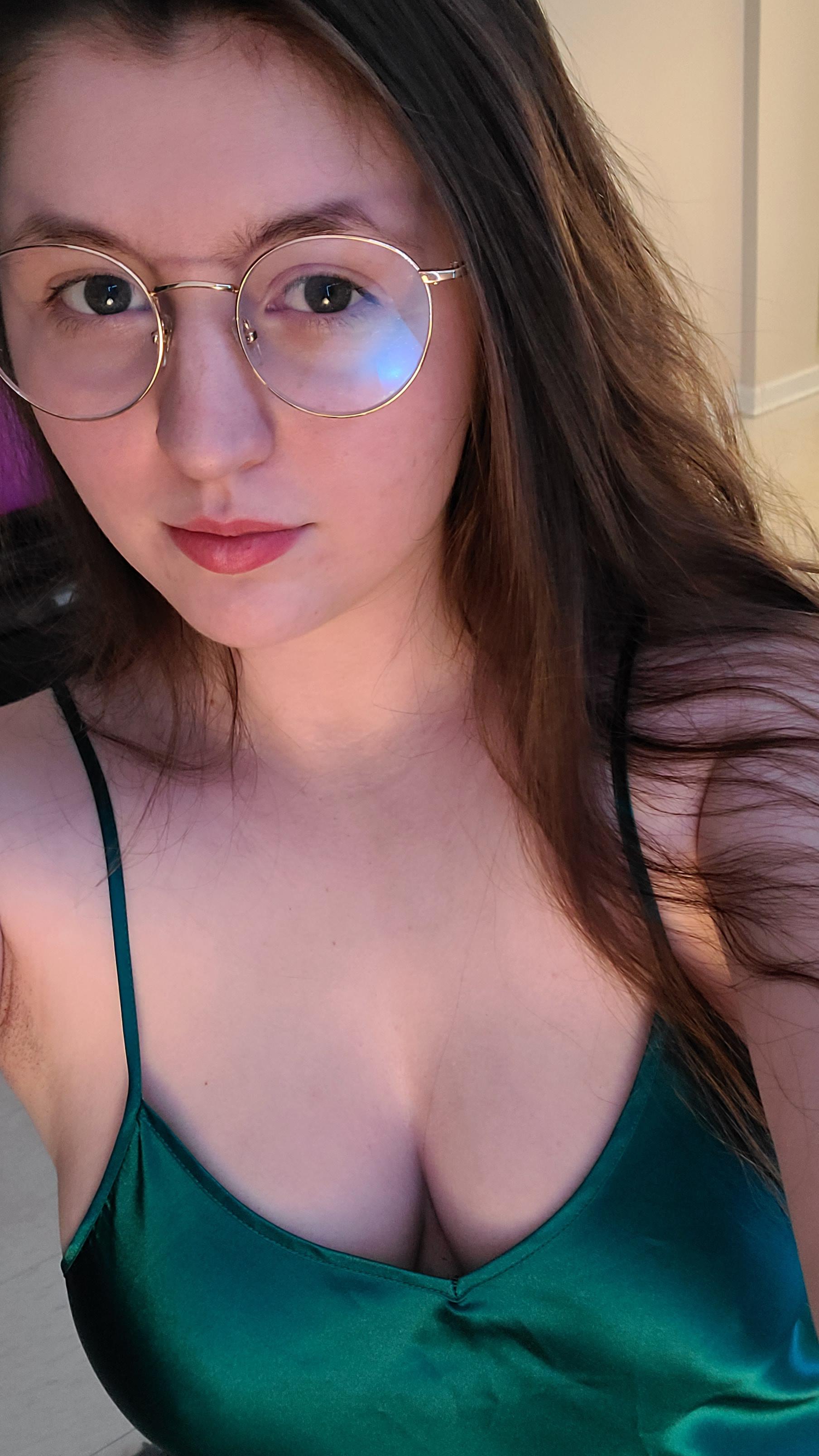 21 [f] Canadiangirl | Scrolller