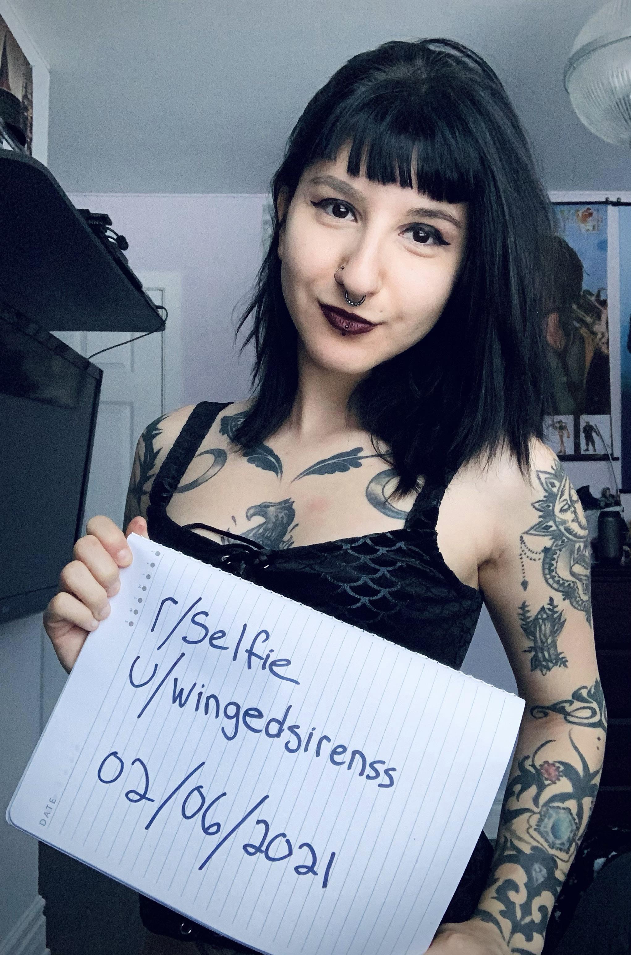 25 years old ‘verification’ | Scrolller