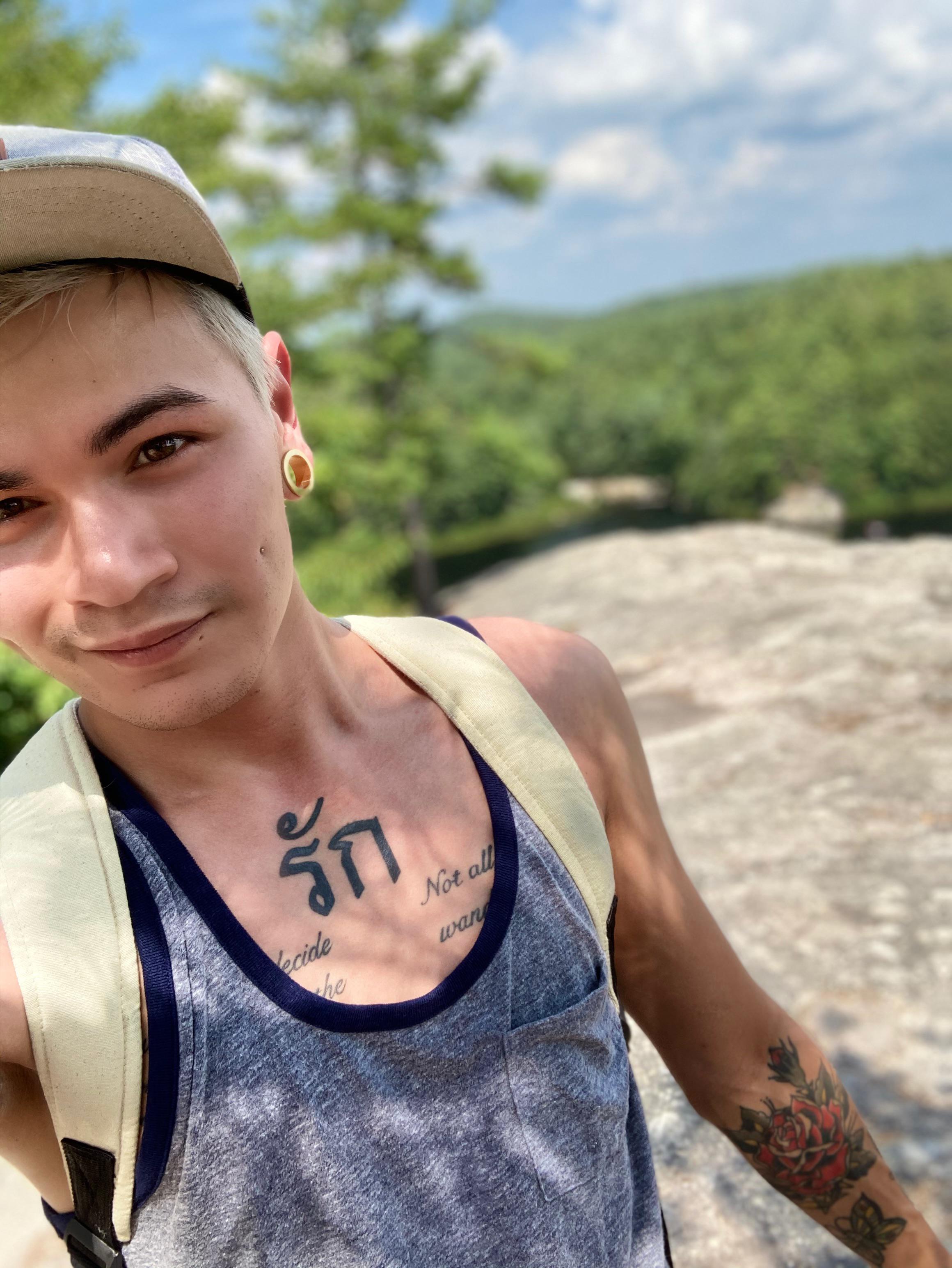 [26] USA | Scrolller