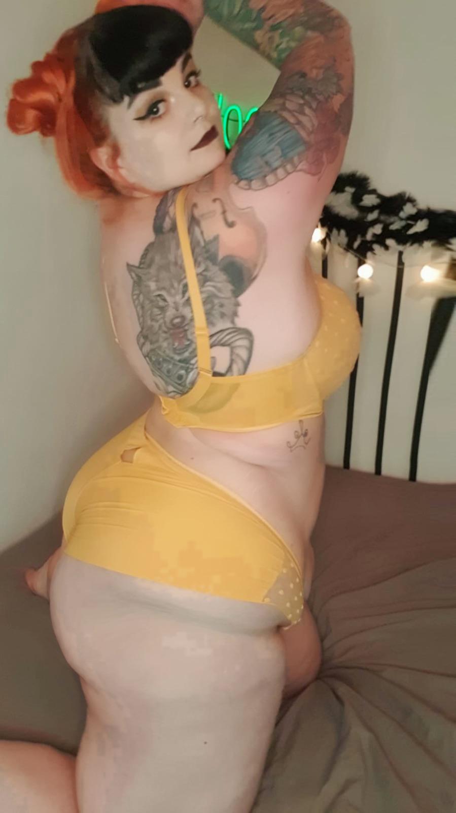 25% off for 30 days!! 🎄 26 year old, British, tattooed BBW. Regular uploads, customs available ...