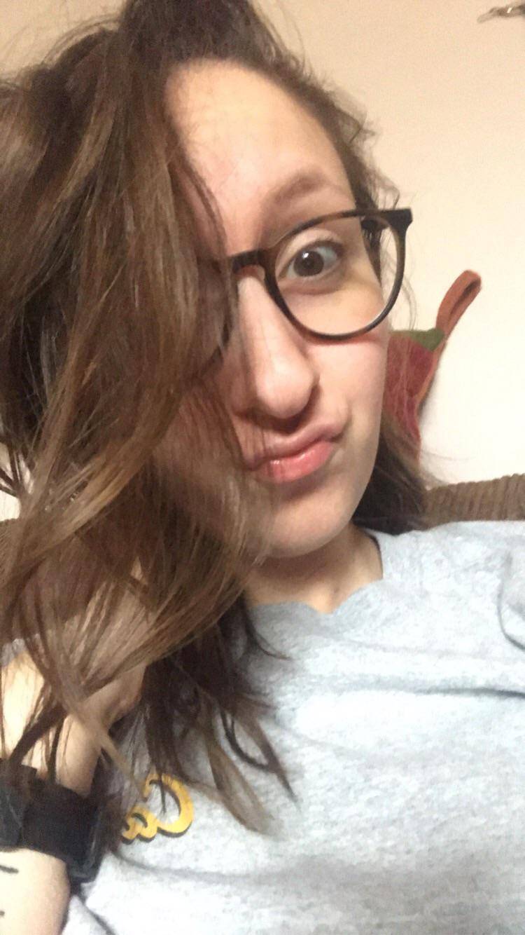 (26f) no makeup | Scrolller