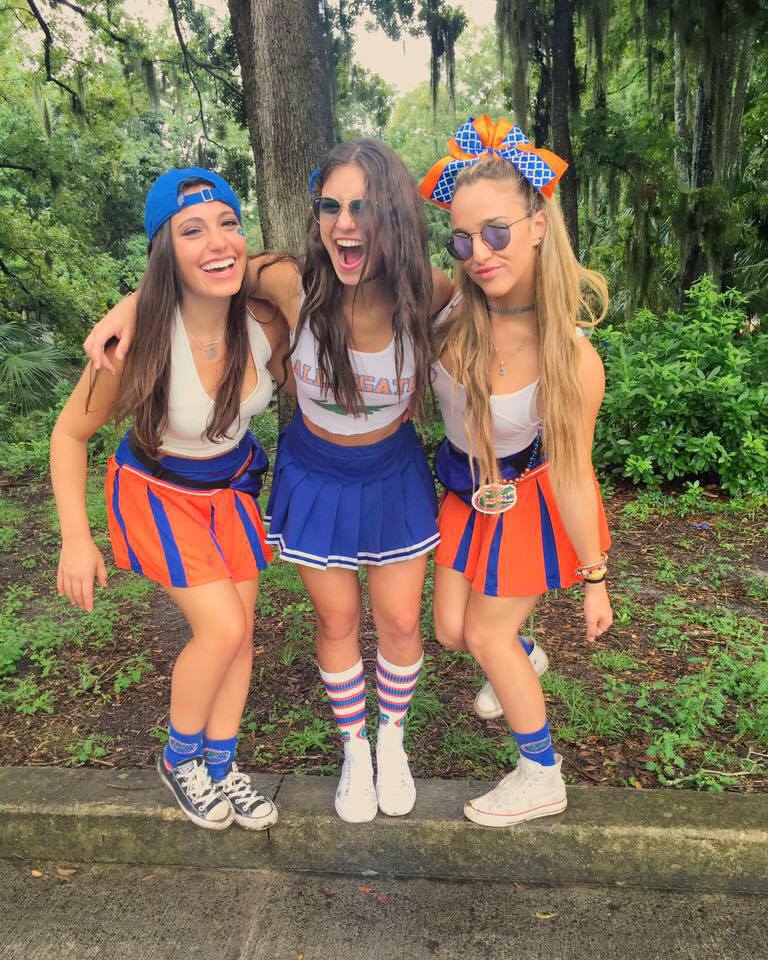 3 Gators roadside | Scrolller