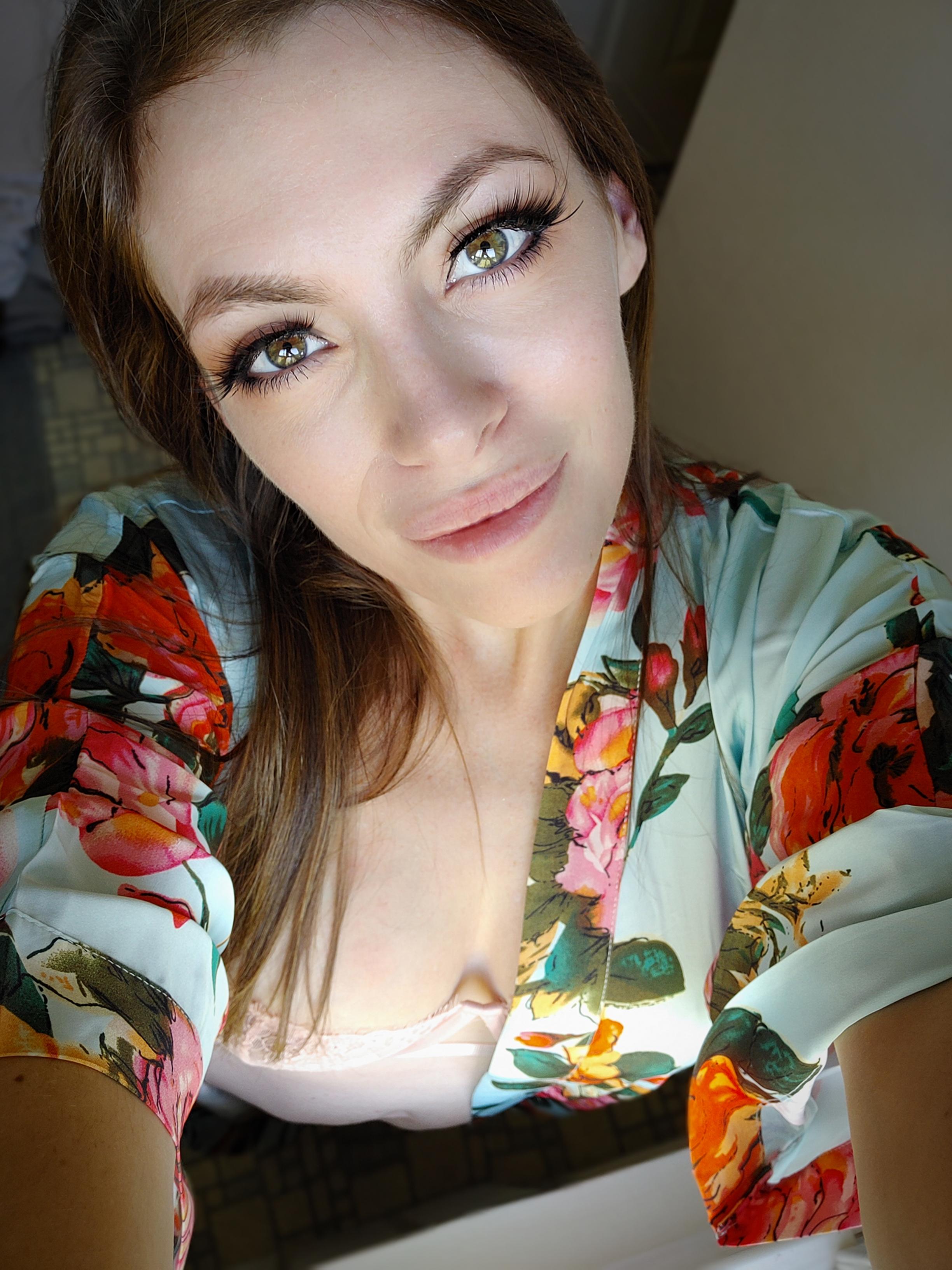 *bat bat* | Scrolller