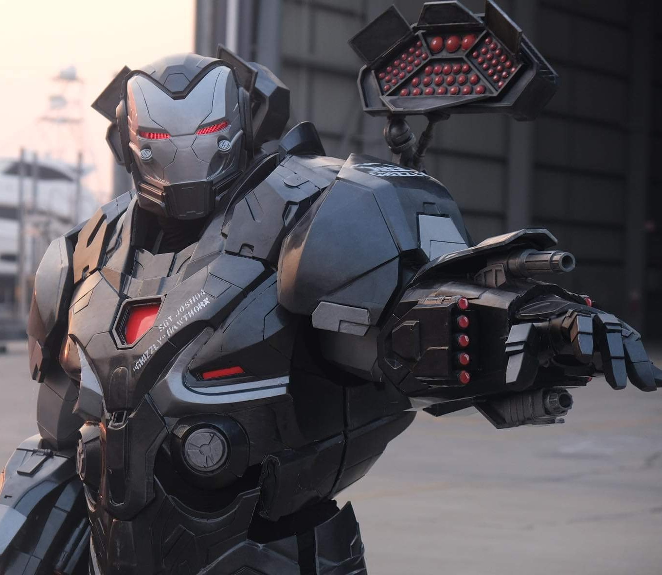 3d Printed War Machine Armour Scrolller