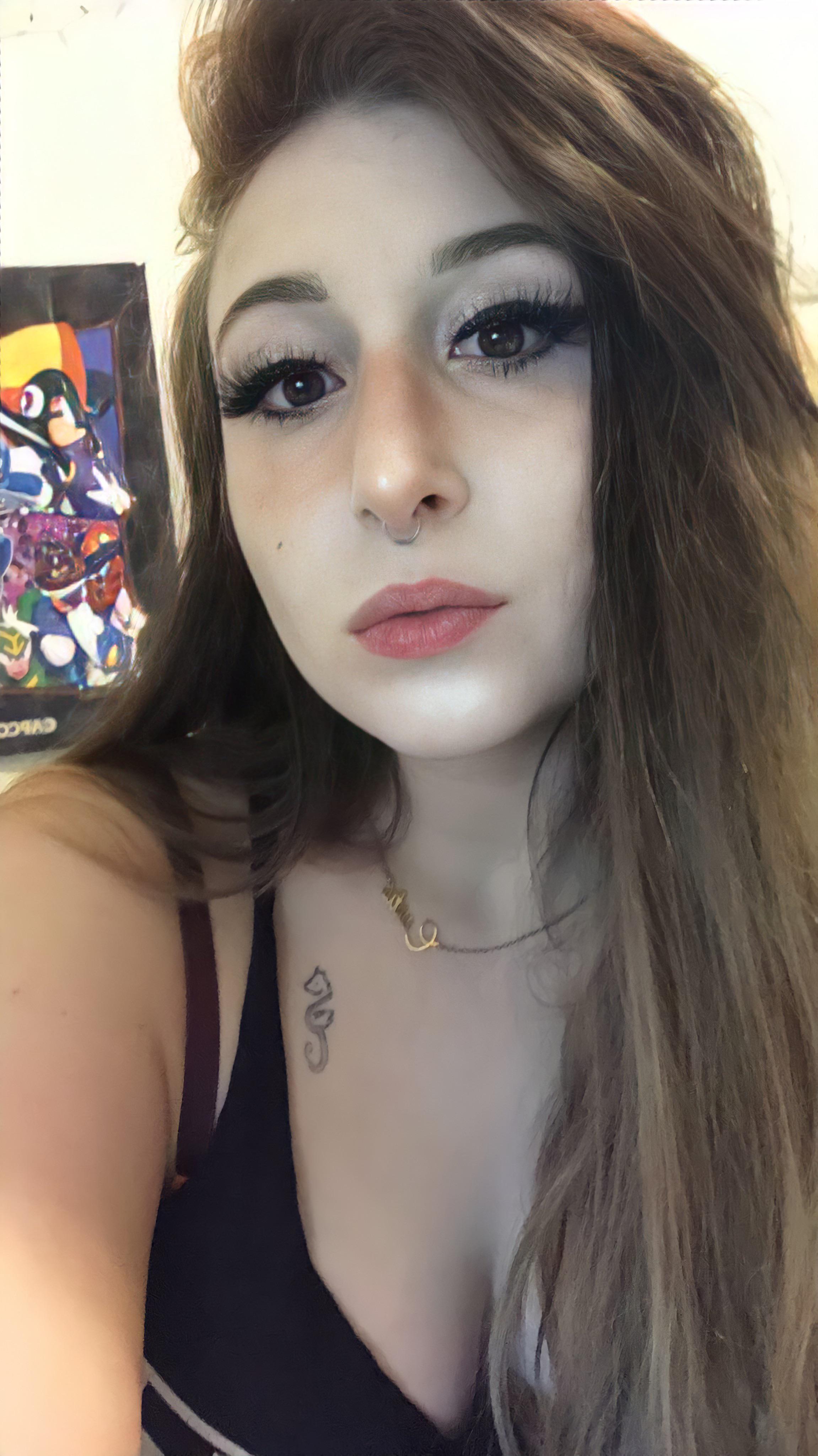 4 am drunk selfie post lmao [22] | Scrolller