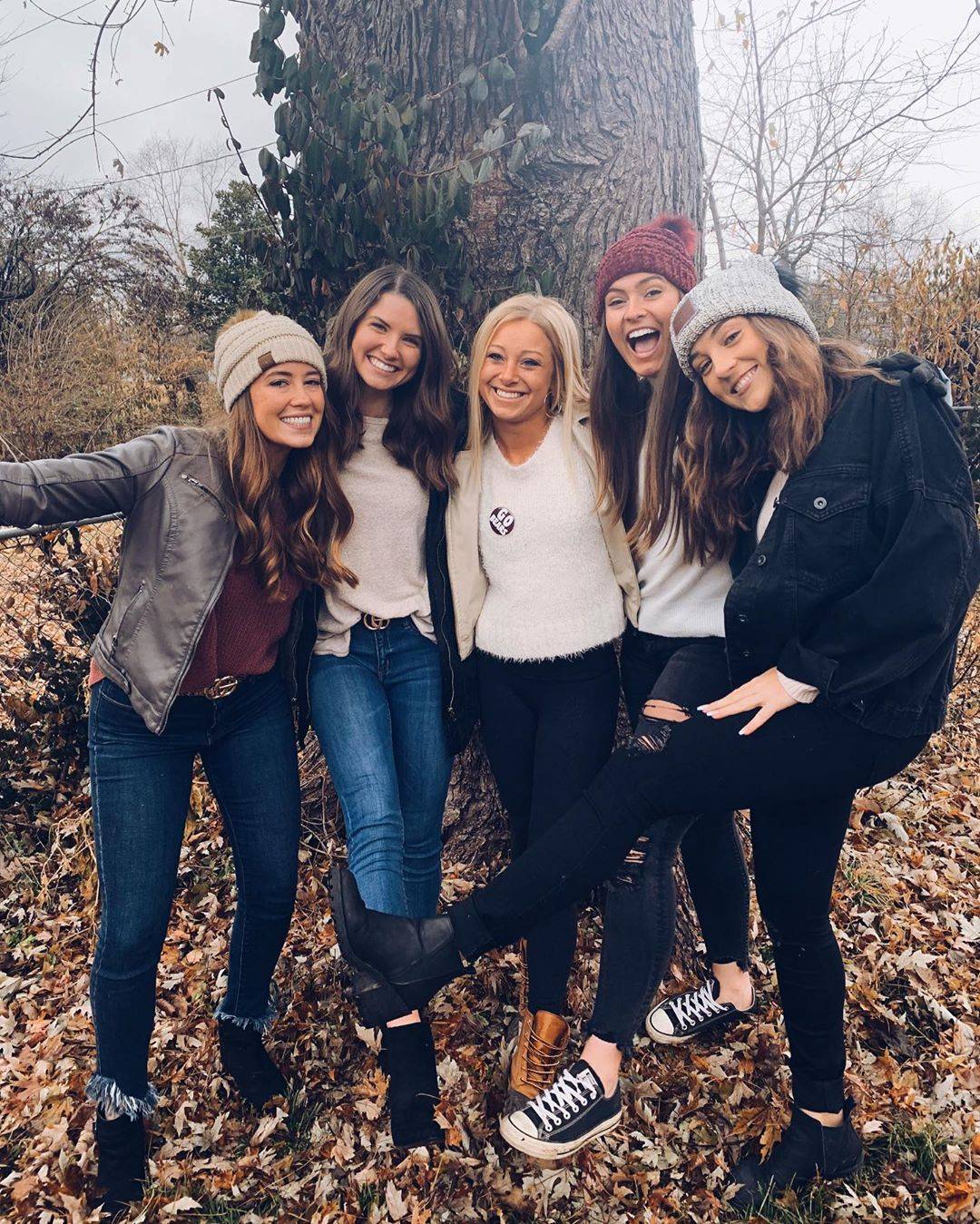 [5] Girls Enjoying Fall | Scrolller