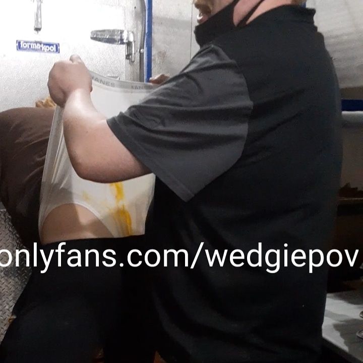 6 egg Messy Wedgie | Scrolller