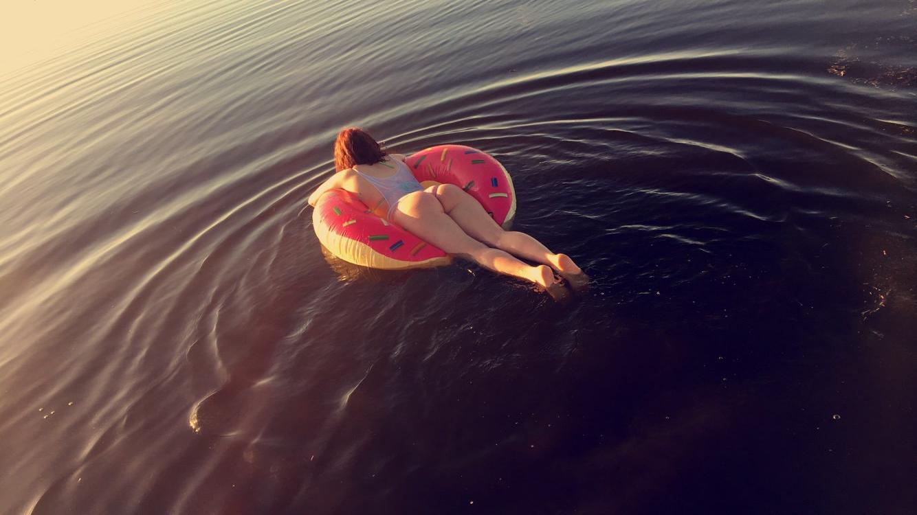 A beautiful day to float | Scrolller