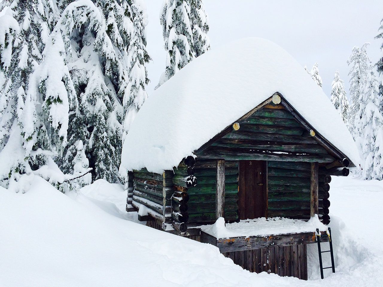 A cabin built on Cypress Mountain, British Columbia [1280 × 960] | Scrolller