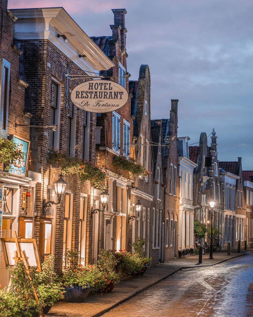 A cozy night in Edam, the Netherlands | Scrolller