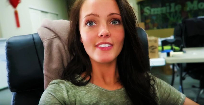 A Goddess of Hotness | Scrolller