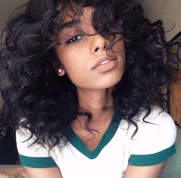 A Gorgeous Girl in Curls | Scrolller