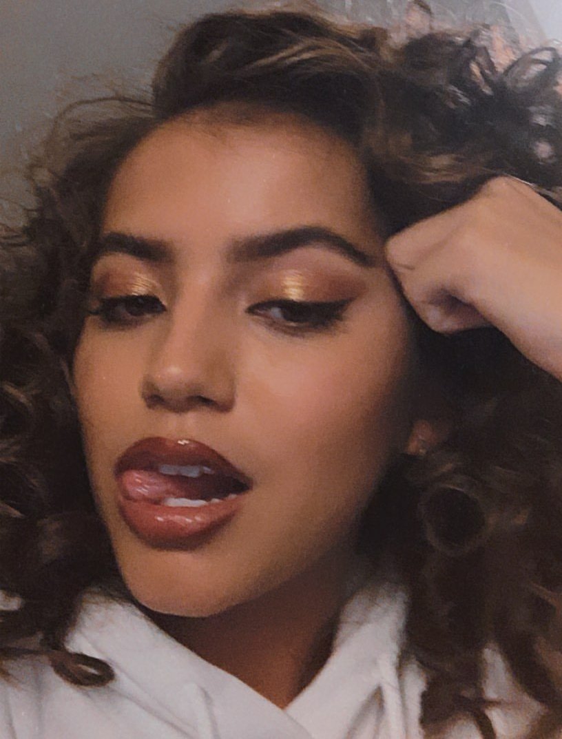 a lick of the lips | Scrolller