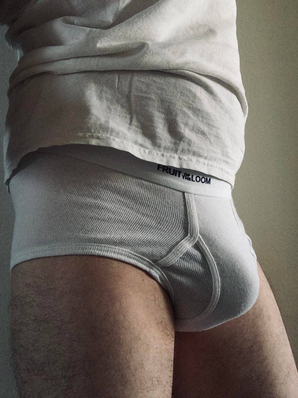 A little side bulge | Scrolller