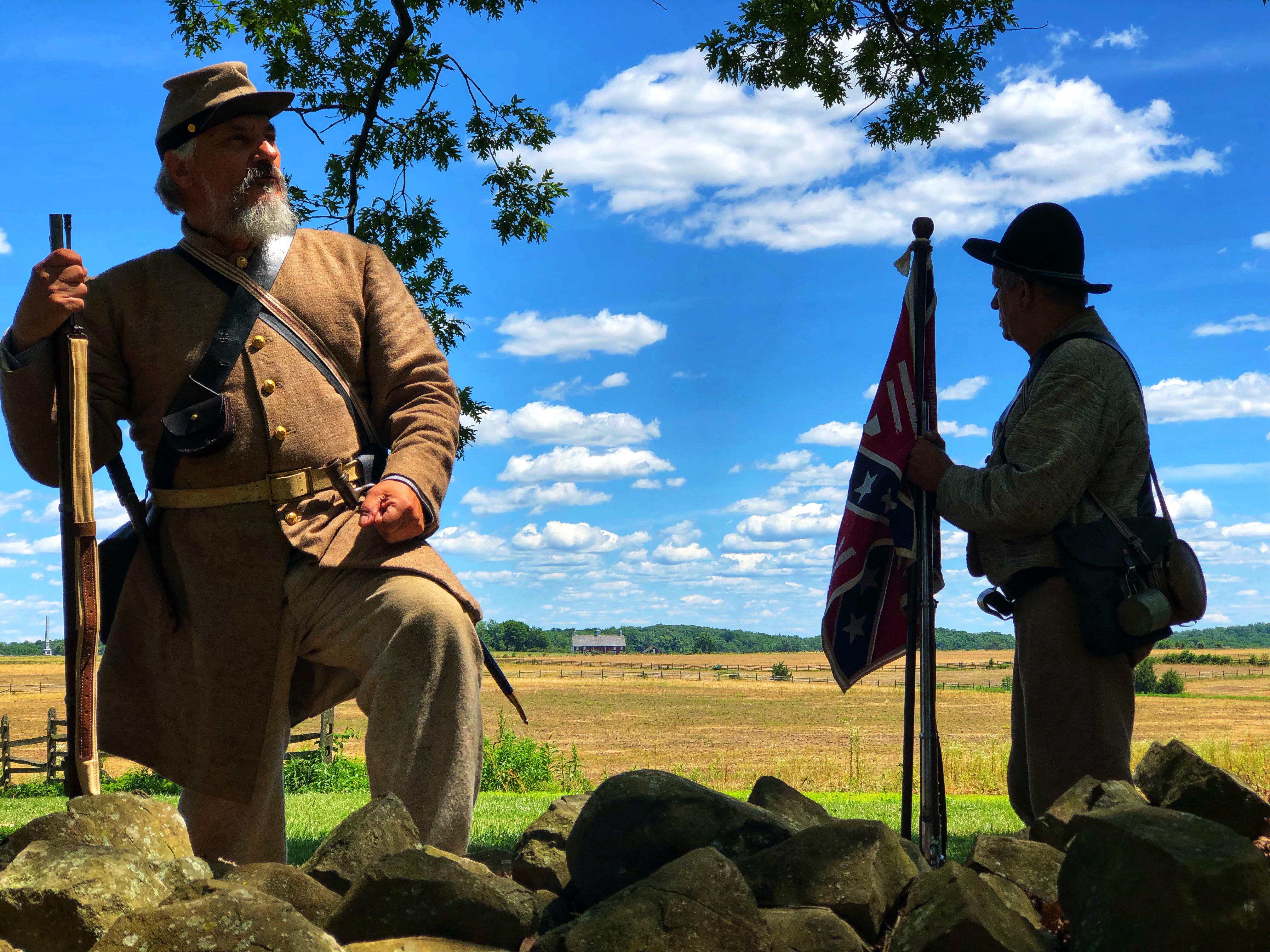 A perfect candid of a couple actors in Gettysburg | Scrolller