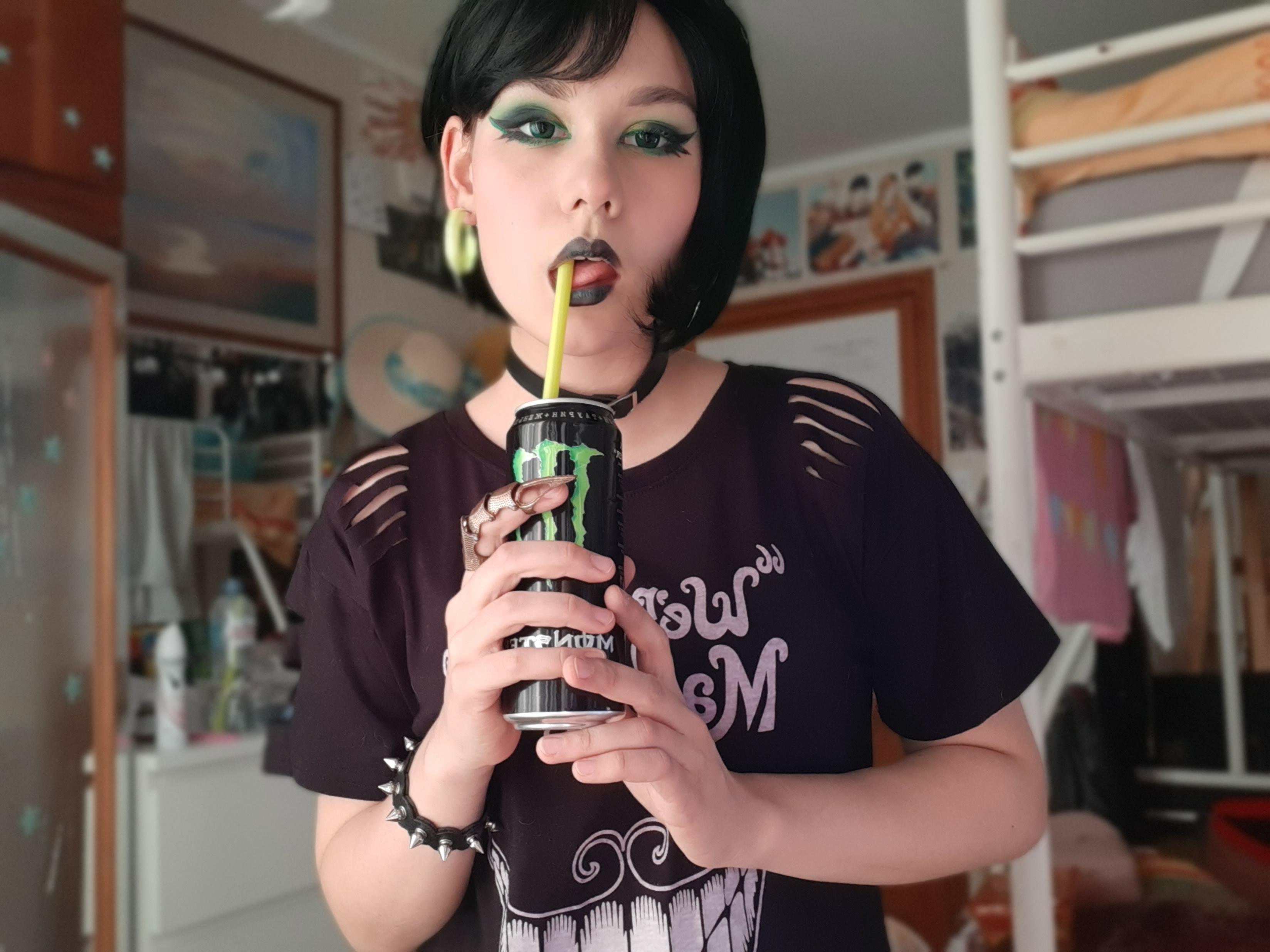 A true monster girl | Scrolller