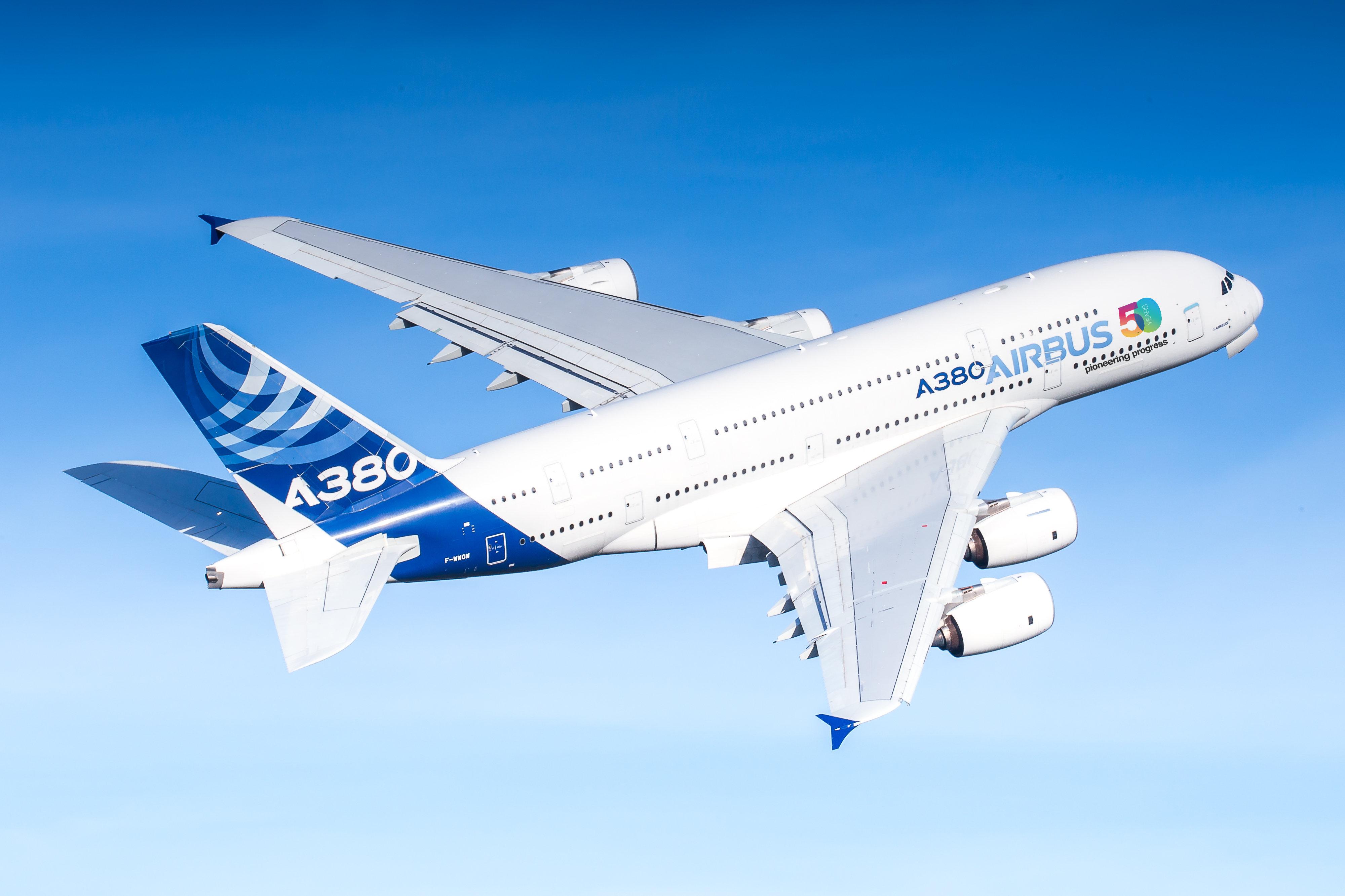 A very nice weather on this beautiful Airbus A380, the very first one out from the factory later ...