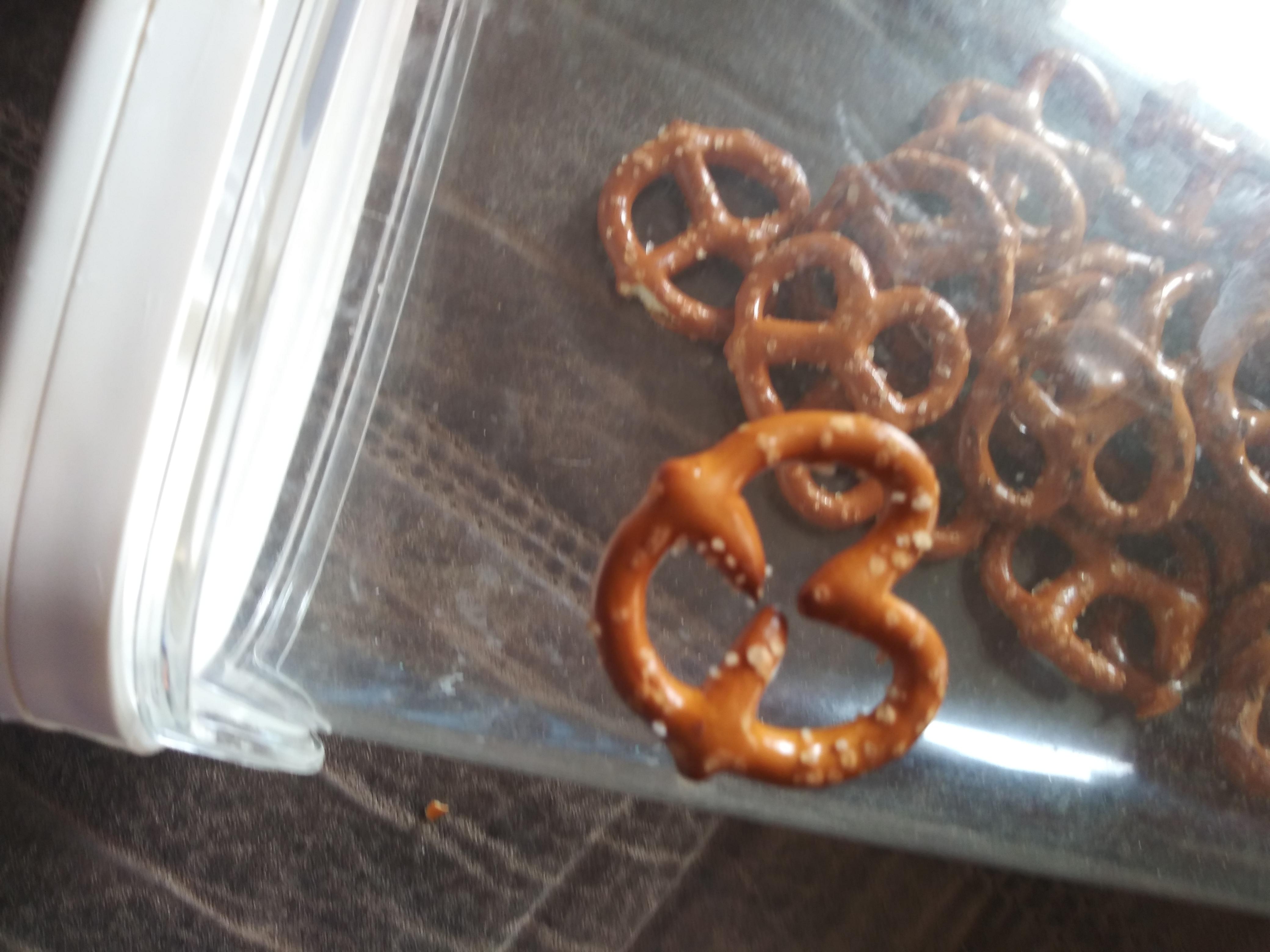 A weird pretzel | Scrolller