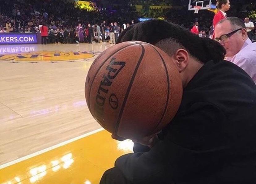Abel at Kobe’s last game, RIP Kobe Bryant 💔 | Scrolller
