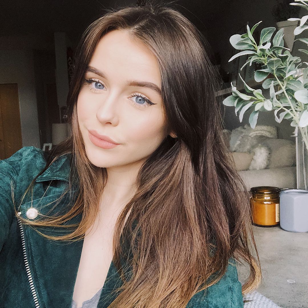 Acacia Brinley [irtr] | Scrolller