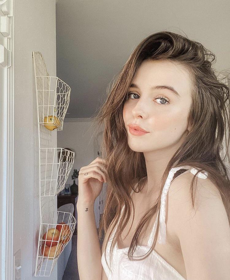 Acacia Kersey is horny for your dick! | Scrolller