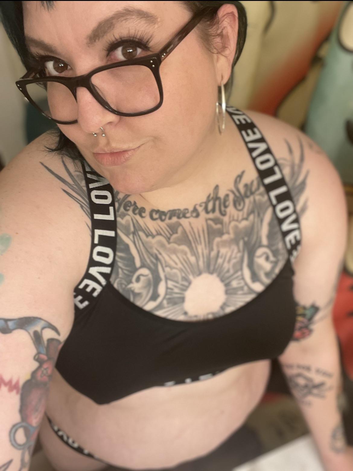 Adding Some Thiccness To Your Thursday! | Scrolller