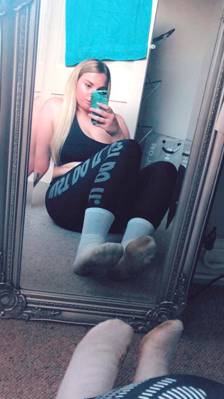 After gym selfie.🏋️‍♀️🧦 [oc] | Scrolller