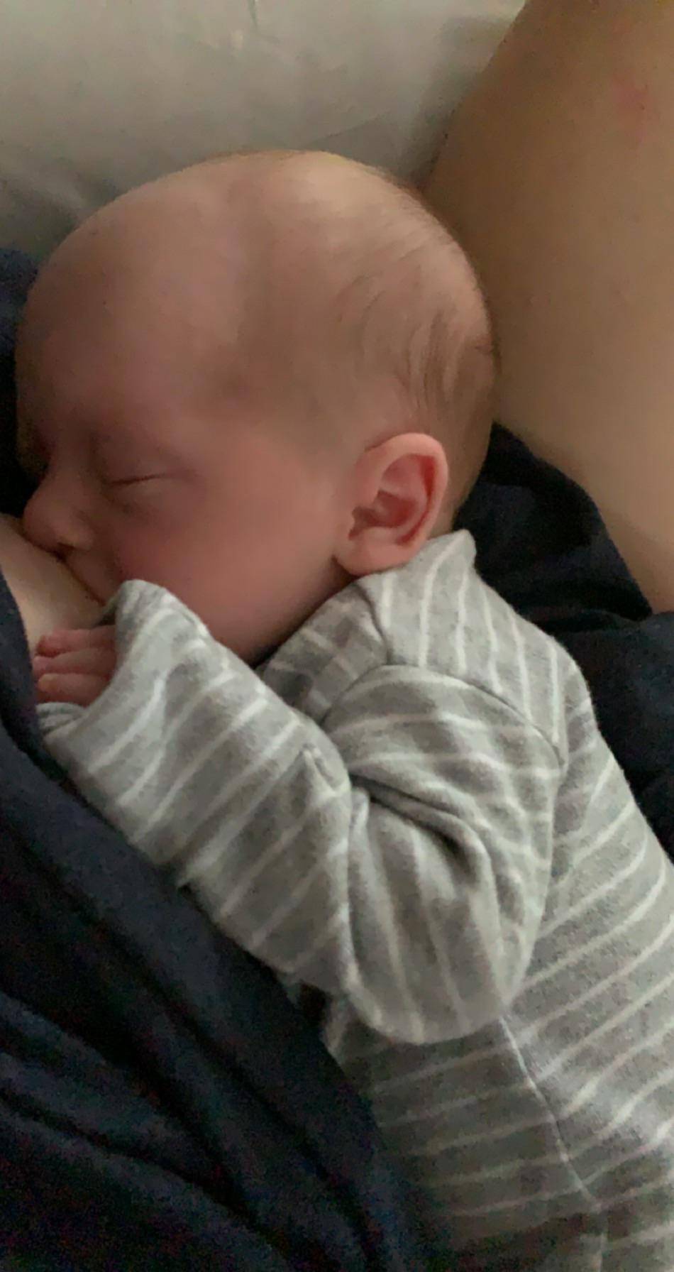 After nearly six weeks of exclusively pumping we finally have a latch! | Scrolller