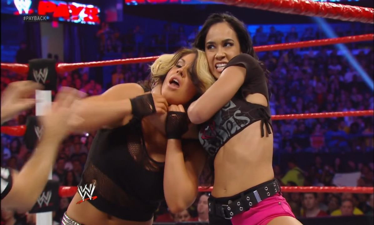 AJ Lee Choking Kaitlyn | Scrolller
