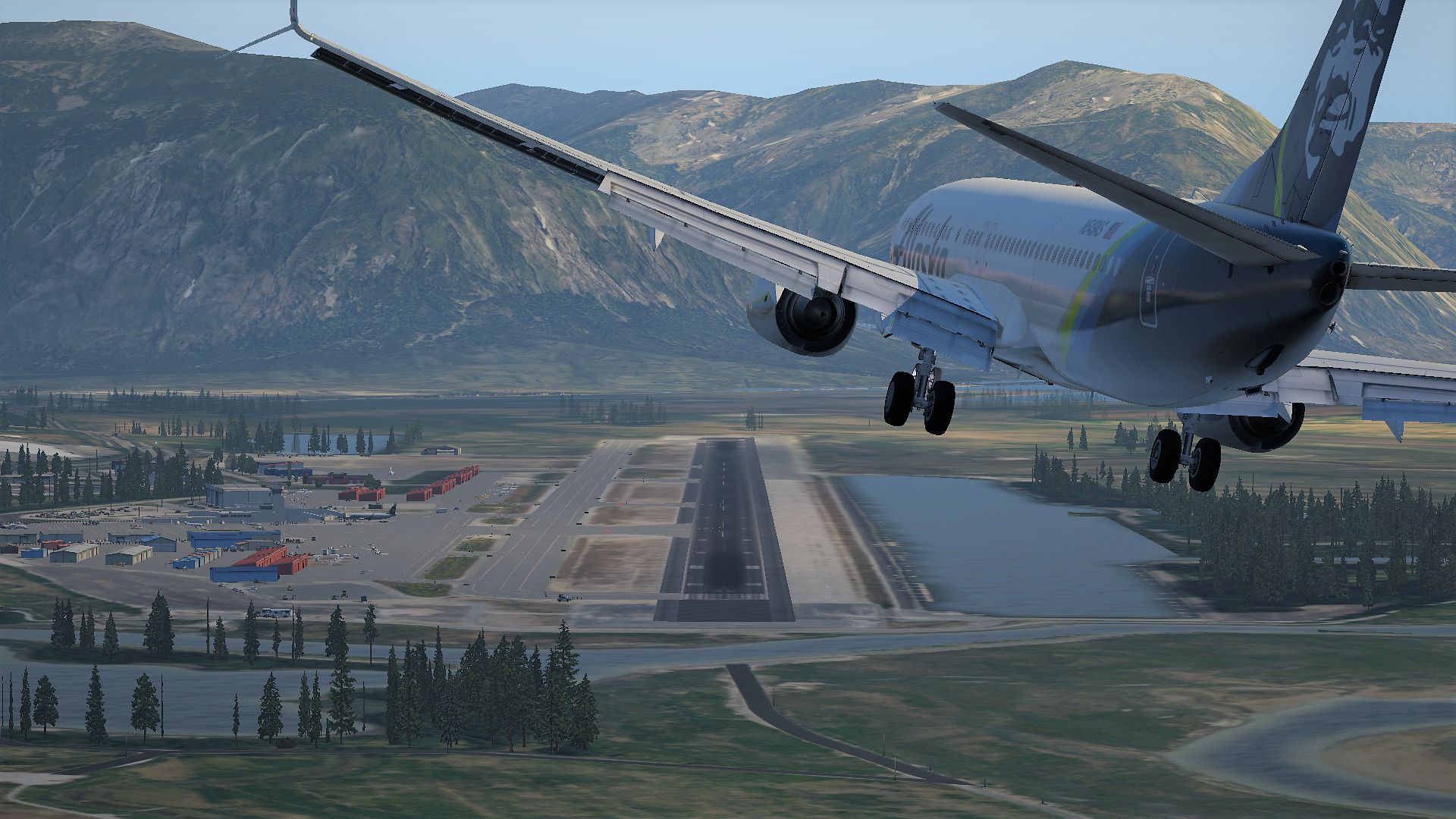 Alaska Airlines 737-800 Final Approach | Scrolller