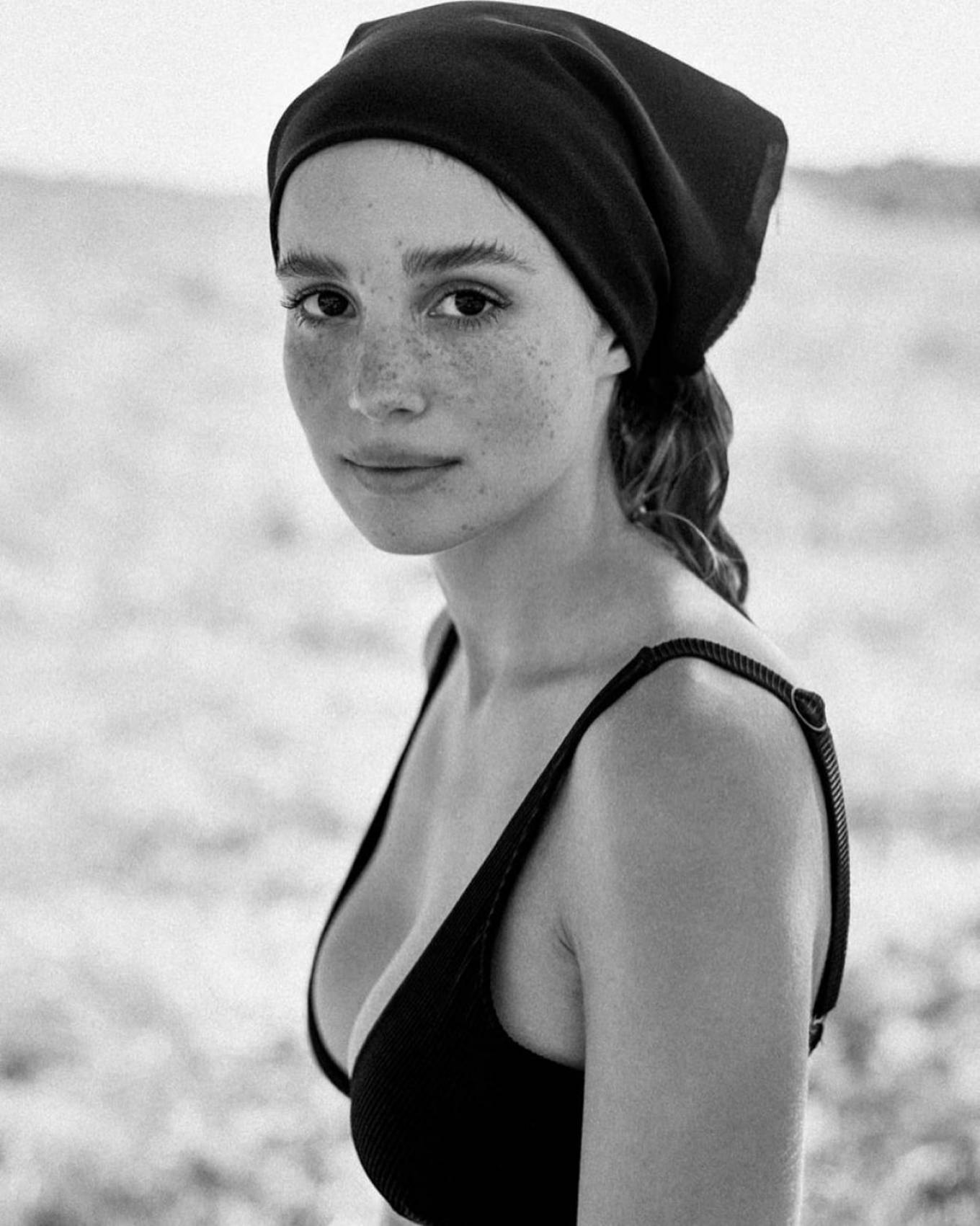 Alba Baptista | Scrolller