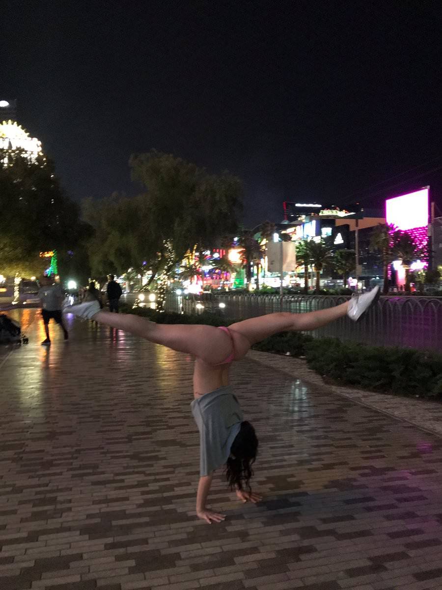 Alina showing off her flexibility in public | Scrolller