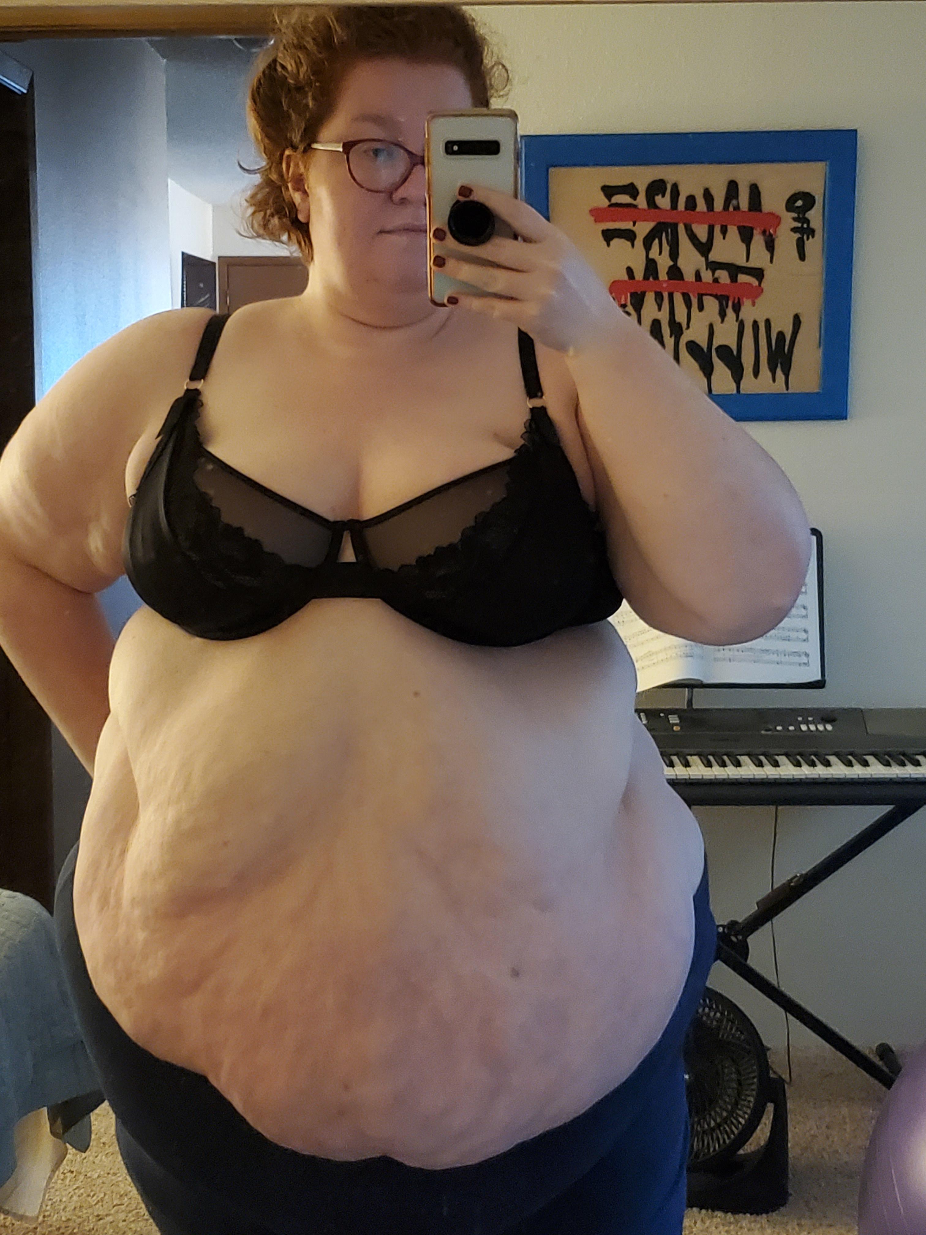 All that belly! | Scrolller