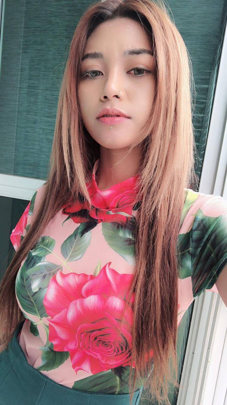 Am i pleasing for you? ^_^ | Scrolller