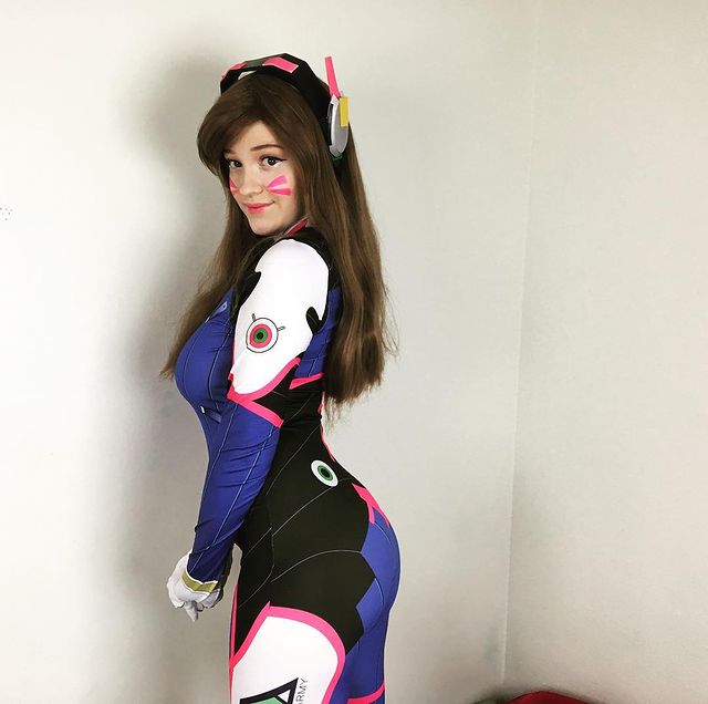 Amadani as D.Va | Scrolller