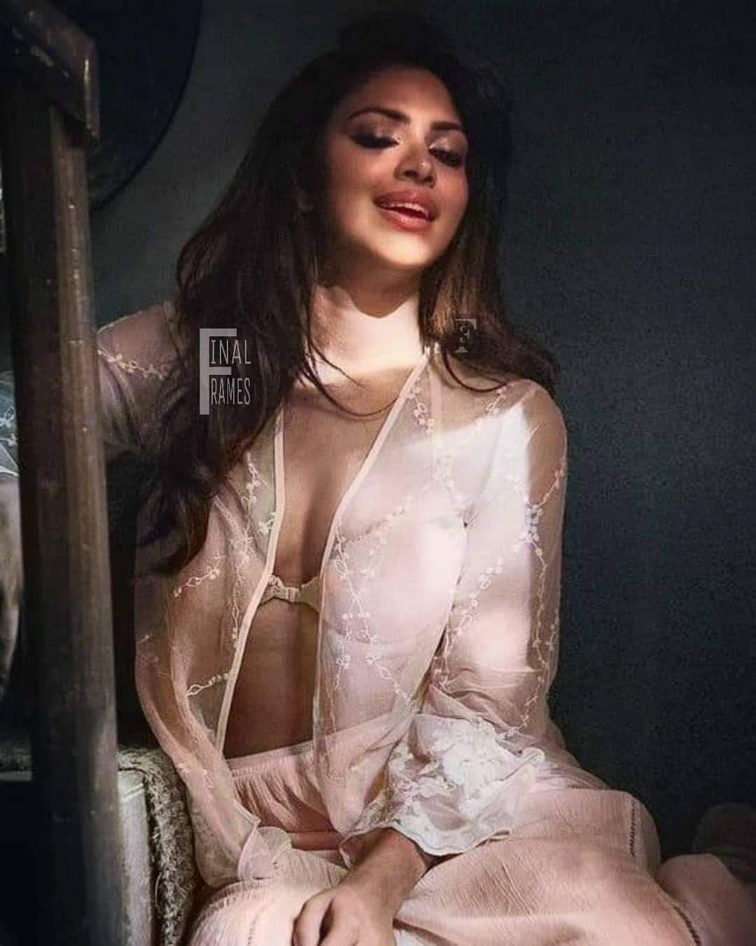 Amala Paul | Scrolller