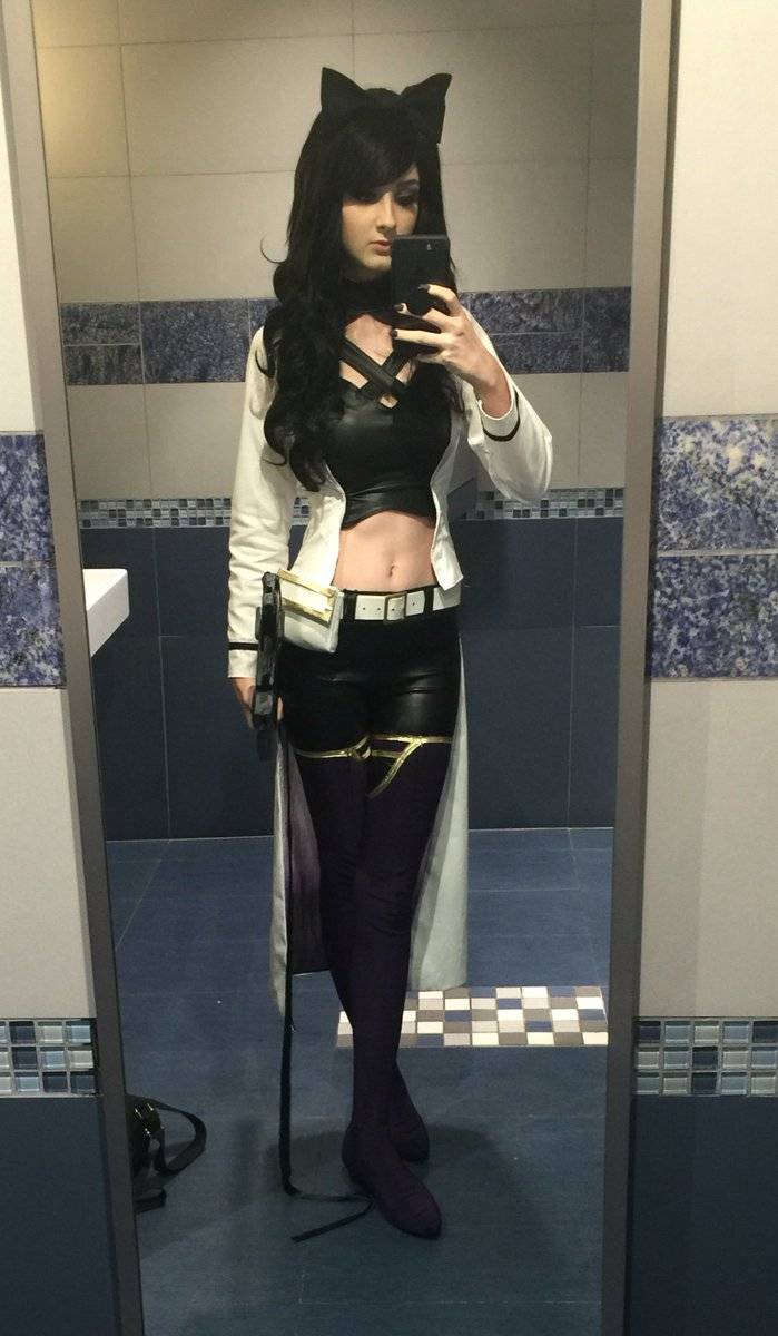 Amazing Blake Cosplay (by Haiden Hazard) | Scrolller