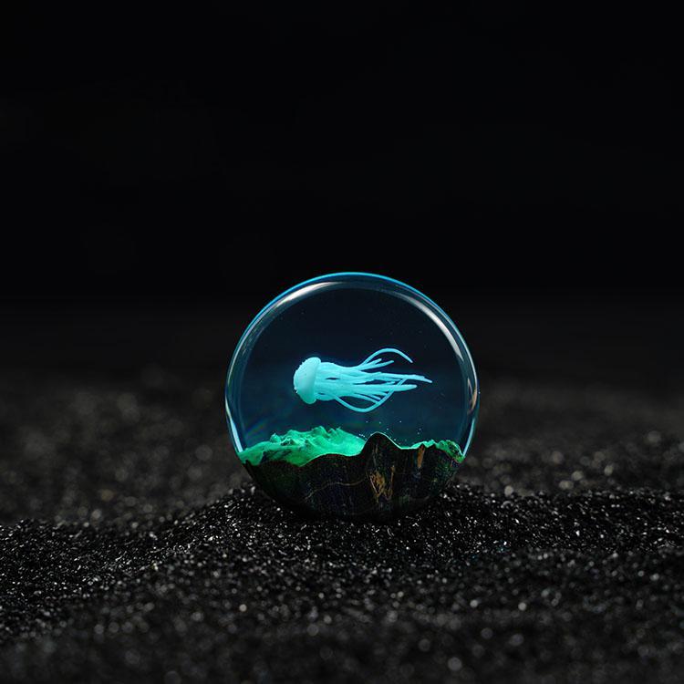 Amazing luminous resin art | Scrolller