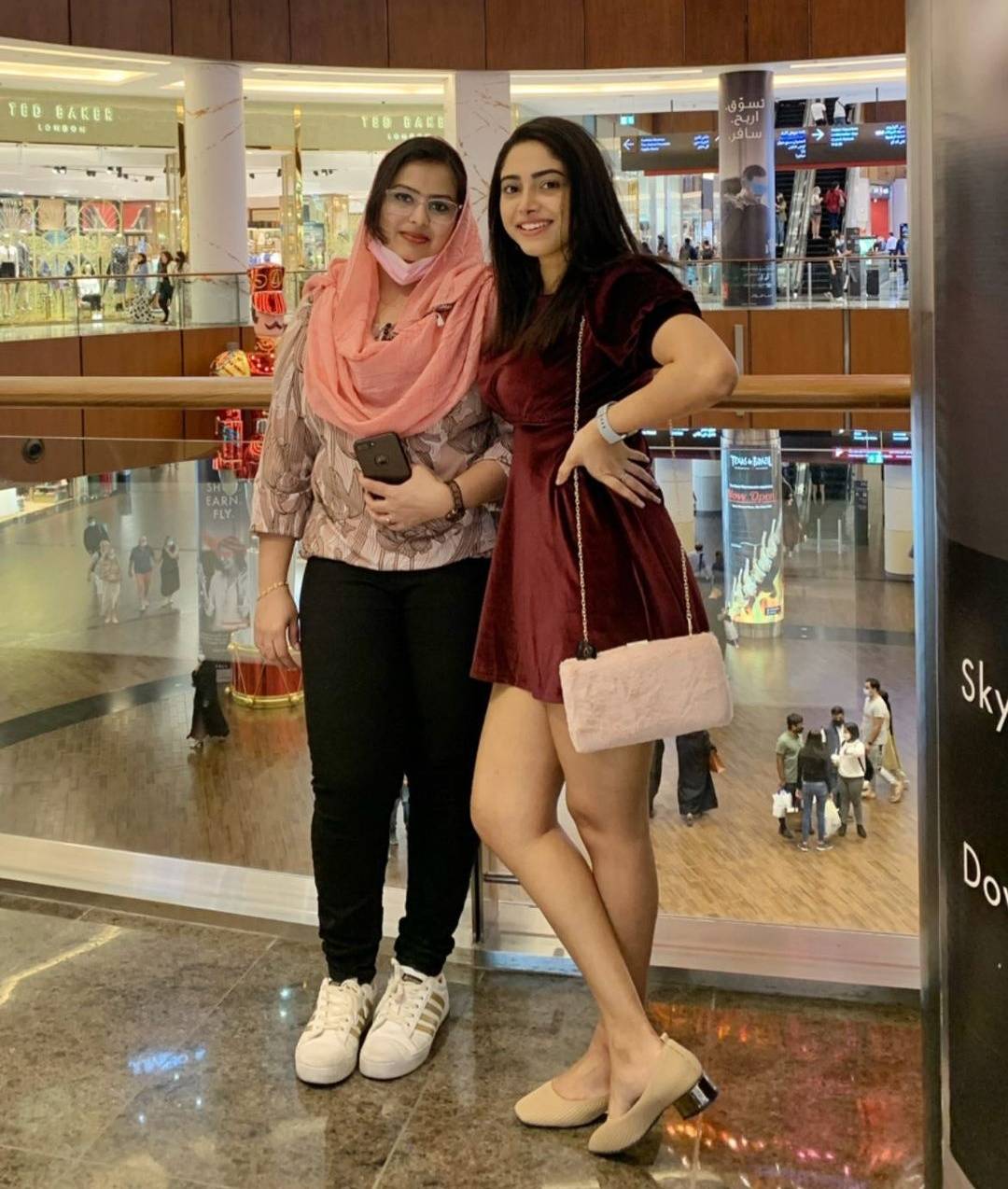 Ameya 🤤 | Scrolller