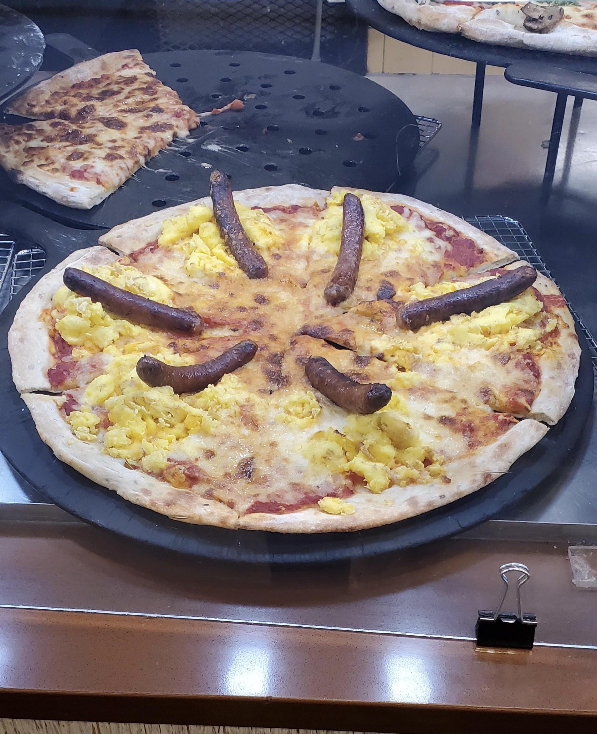 An absolute monstrosity of a pizza | Scrolller