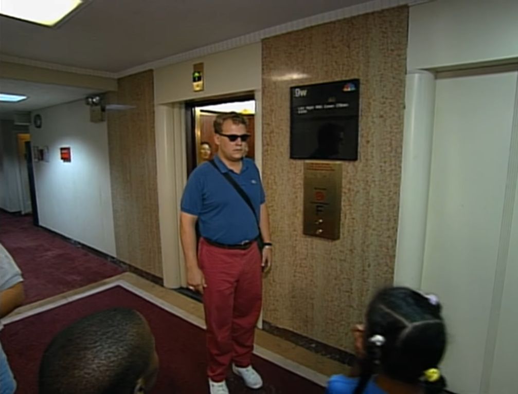 Andy coming in late to work looking like a diva | Scrolller