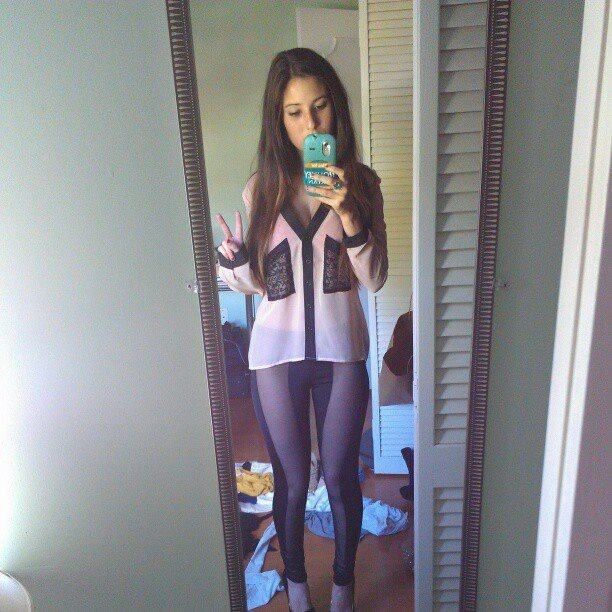 Angie Varona, messy floor (cross post from /r/AngieVaronaLegal) | Scrolller